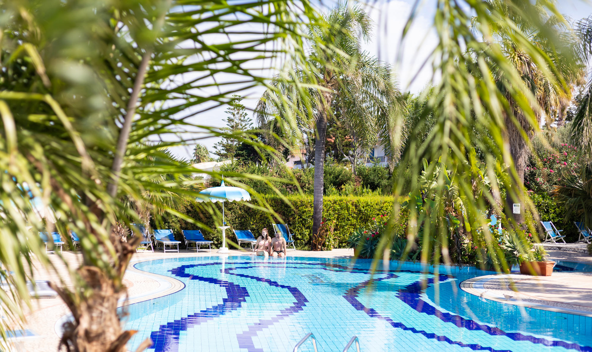 4-star Capo Vaticano Resort in Calabria with large pool and sunbathing ...